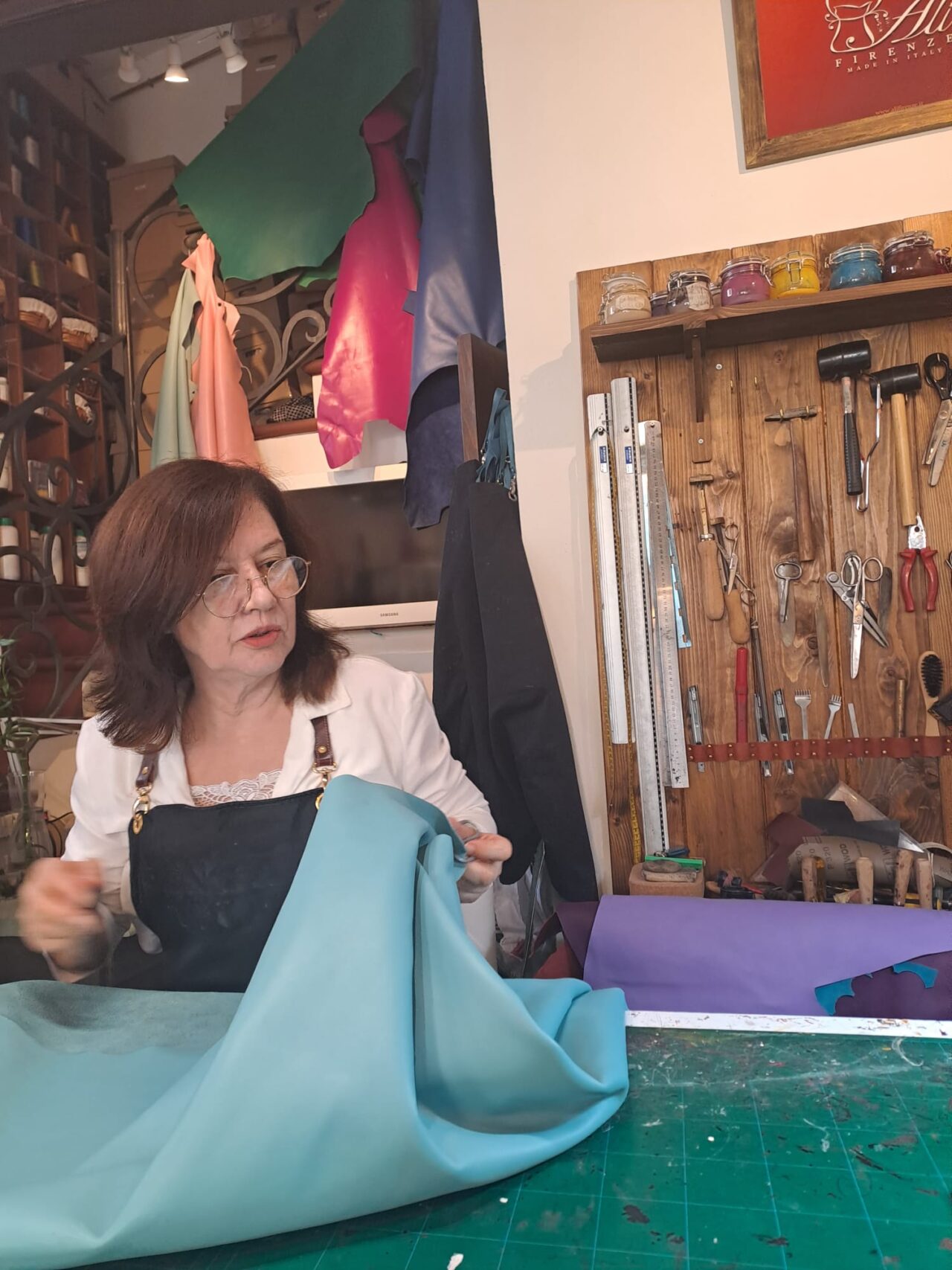 Private Leather Workshop in Florence with a Real Artisan | FF Tour